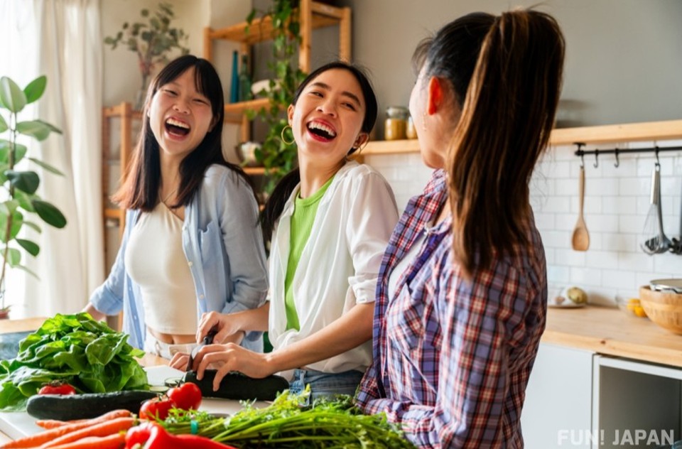A Guide to the Various Expressions of "Laughter" in Japanese Culture